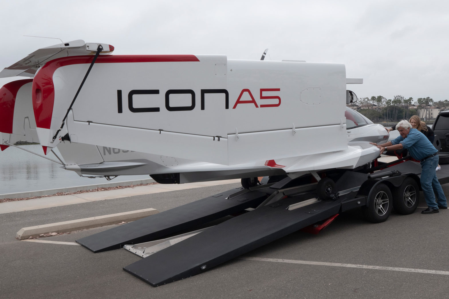 Jay Leno Flies the ICON A5 on Season 5 Episode of "Jay Leno's Garage"
